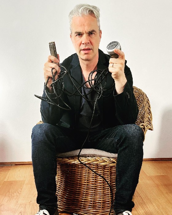 Biography :: harpowalker